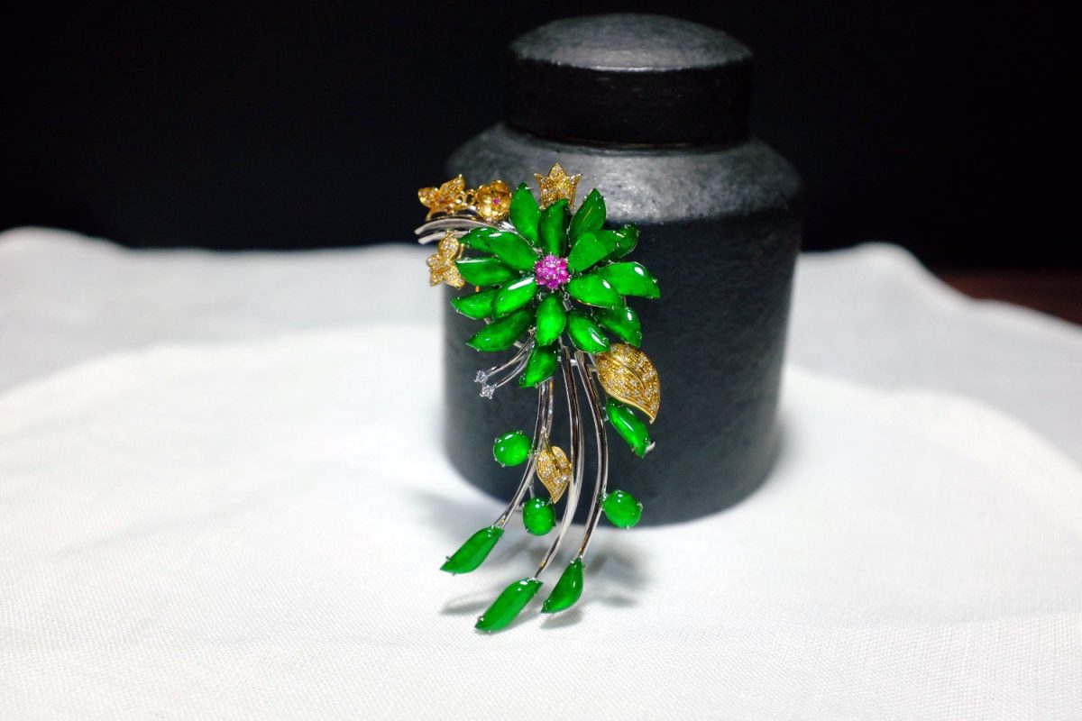 GIA Gerbera Flower Imperial Jade Brooch 18k | Gem Gardener