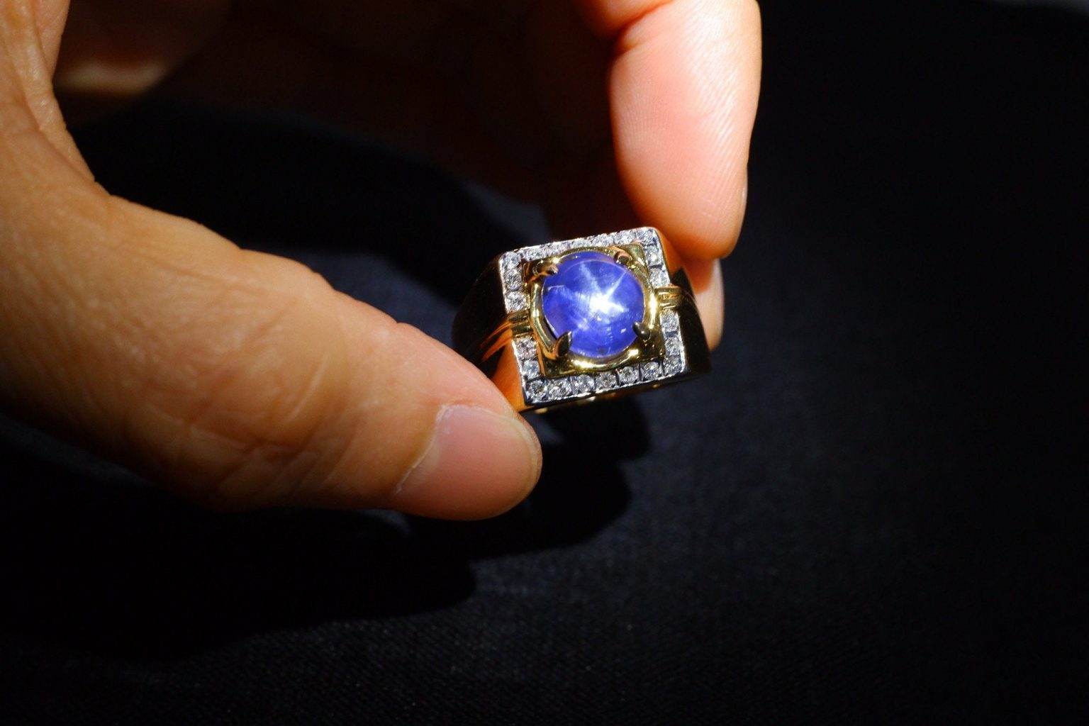 5ct Blue Star Sapphire Men's Pinky Ring | Gem Gardener