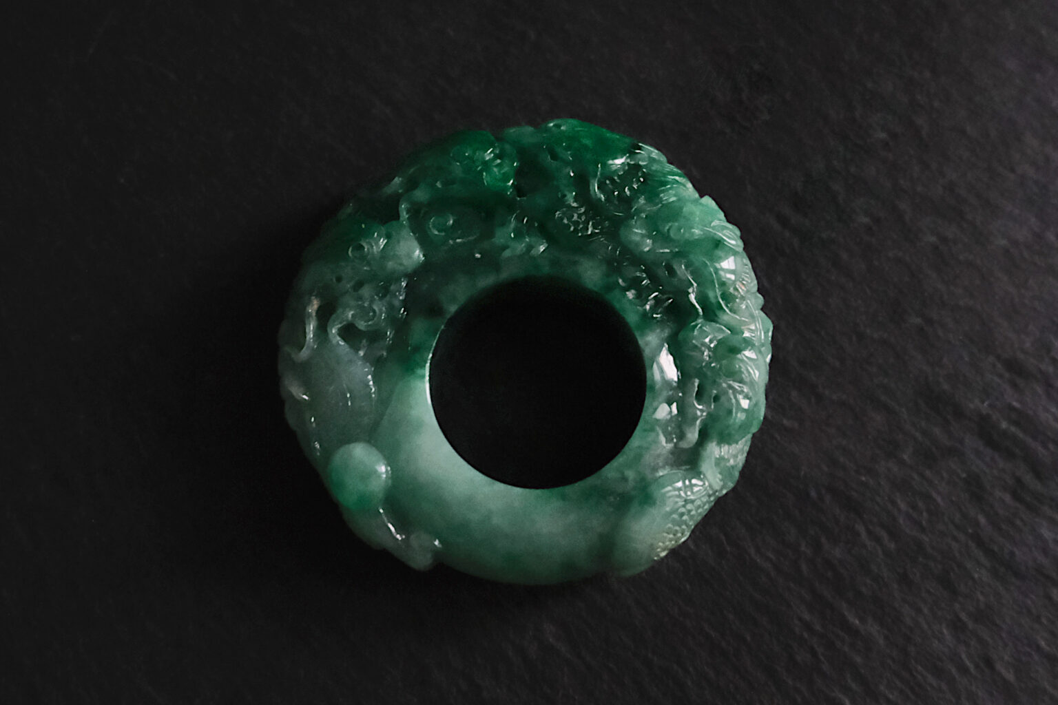 九龍 9 Dragons Carved Jade Archer Ring Vintage | Gem Gardener
