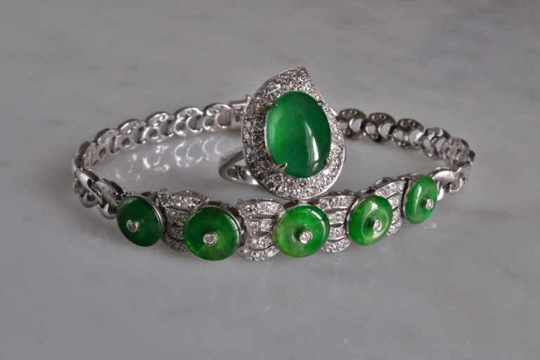 Icy Green Translucent Jade Ring Leaf 18k Vintage | Gem Gardener
