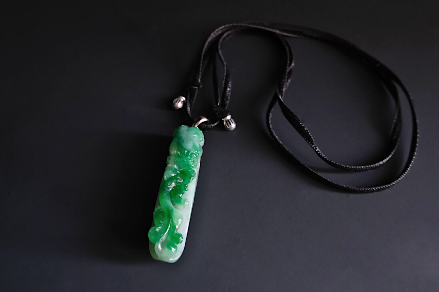 Vintage Chinese Jade Dragon Belt Hook Carving Pendant 18k | Gem Gardener