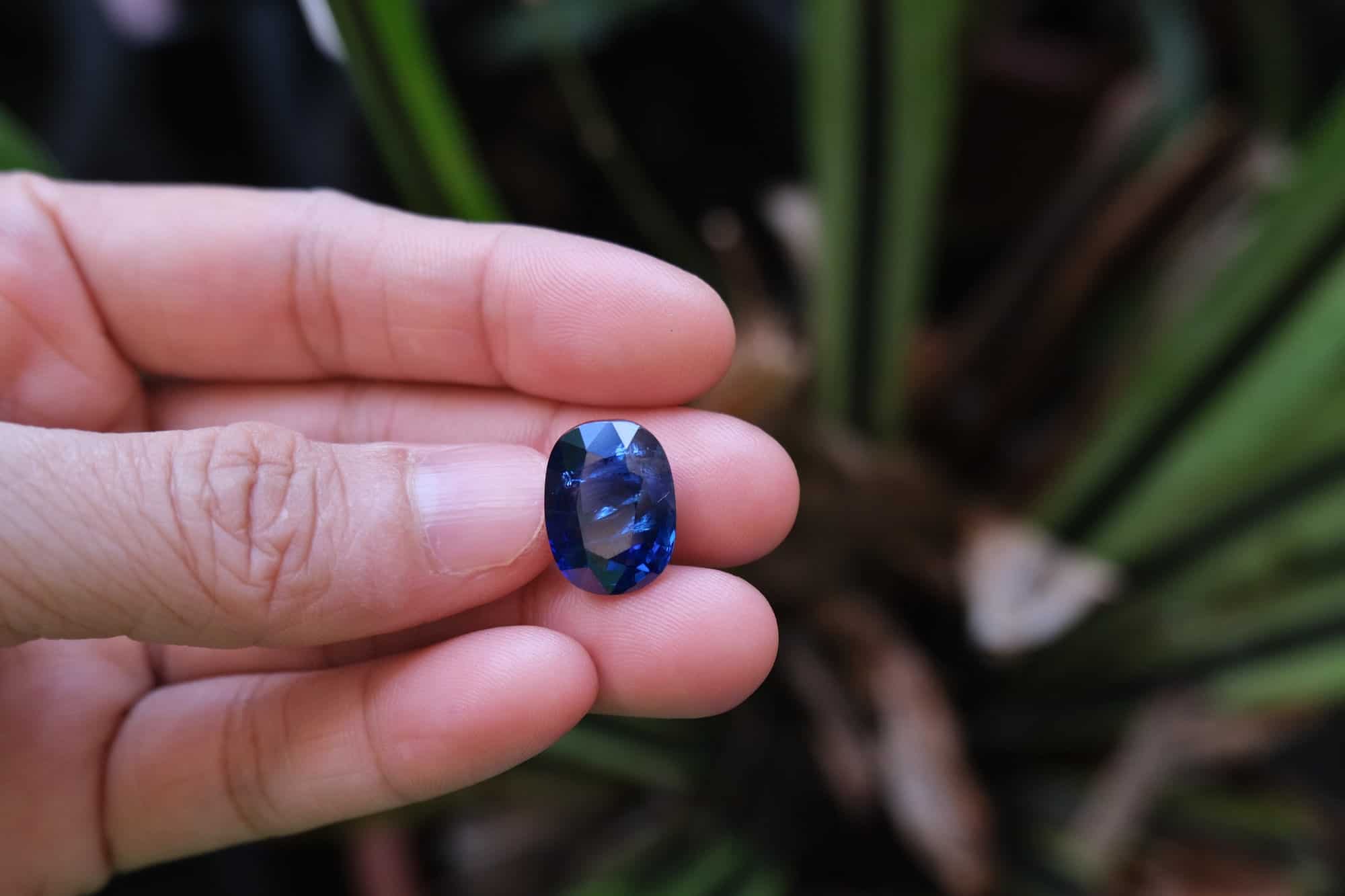 10ct Natural Royal Blue Sapphire Gem Stone | GEM GARDENER