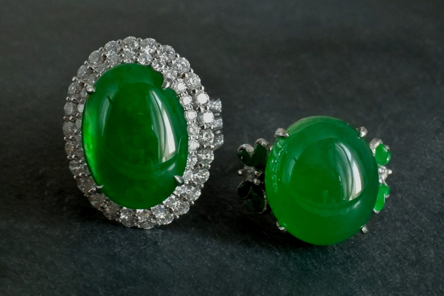 High Quality Imperial Green Jadeite Ring 18k | Gem Gardener
