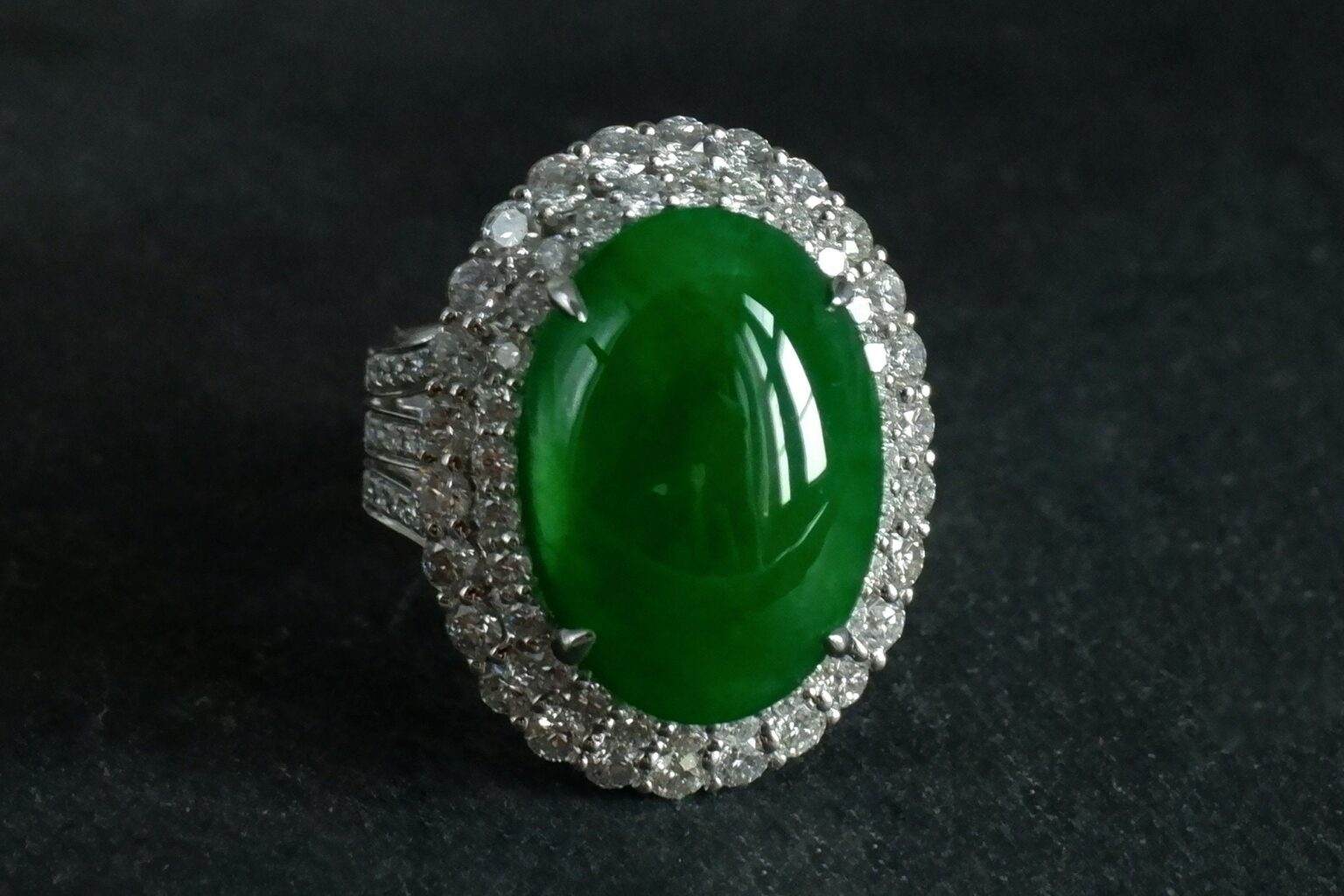 High Quality Imperial Green Jadeite Ring 18k | Gem Gardener