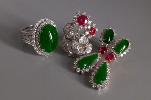 High Quality Imperial Green Jadeite Ring 18k | Gem Gardener