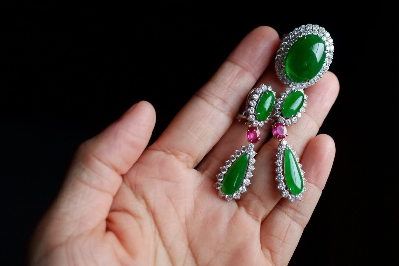 High Quality Imperial Green Jadeite Ring 18k | Gem Gardener