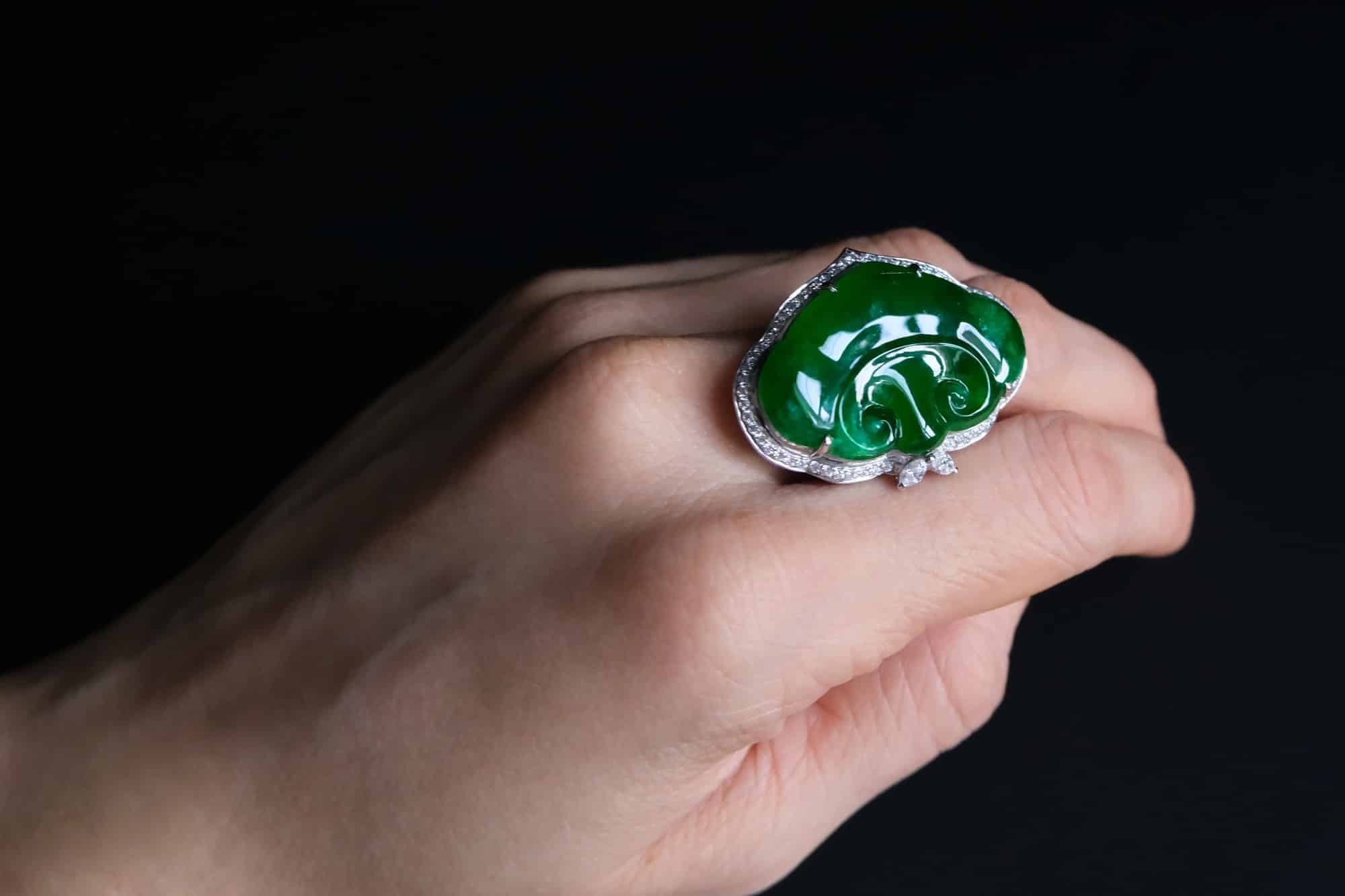 Mine Type Imperial Green Jade Ring 18k | Gem Gardener