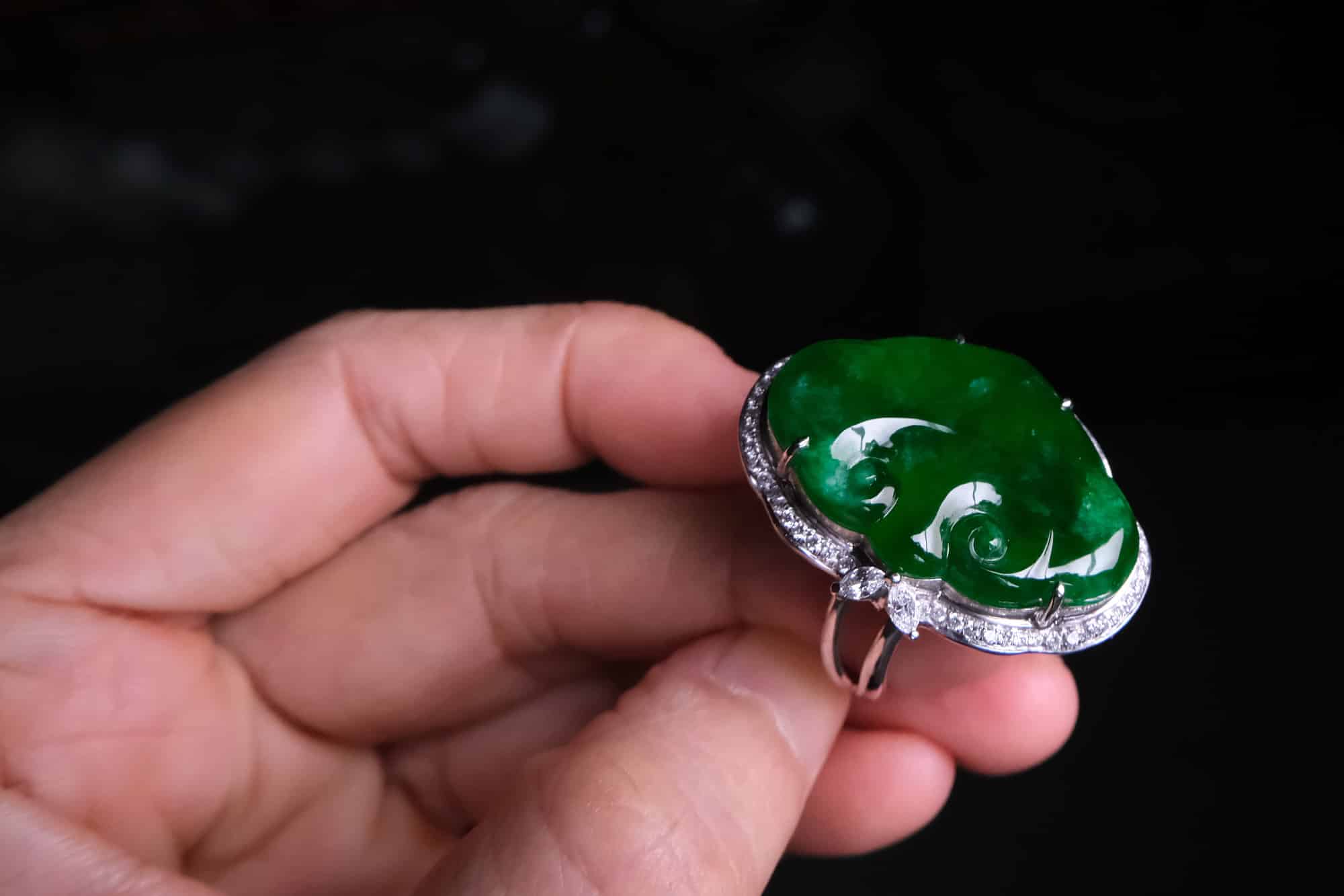 Mine Type Imperial Green Jade Ring 18k | Gem Gardener