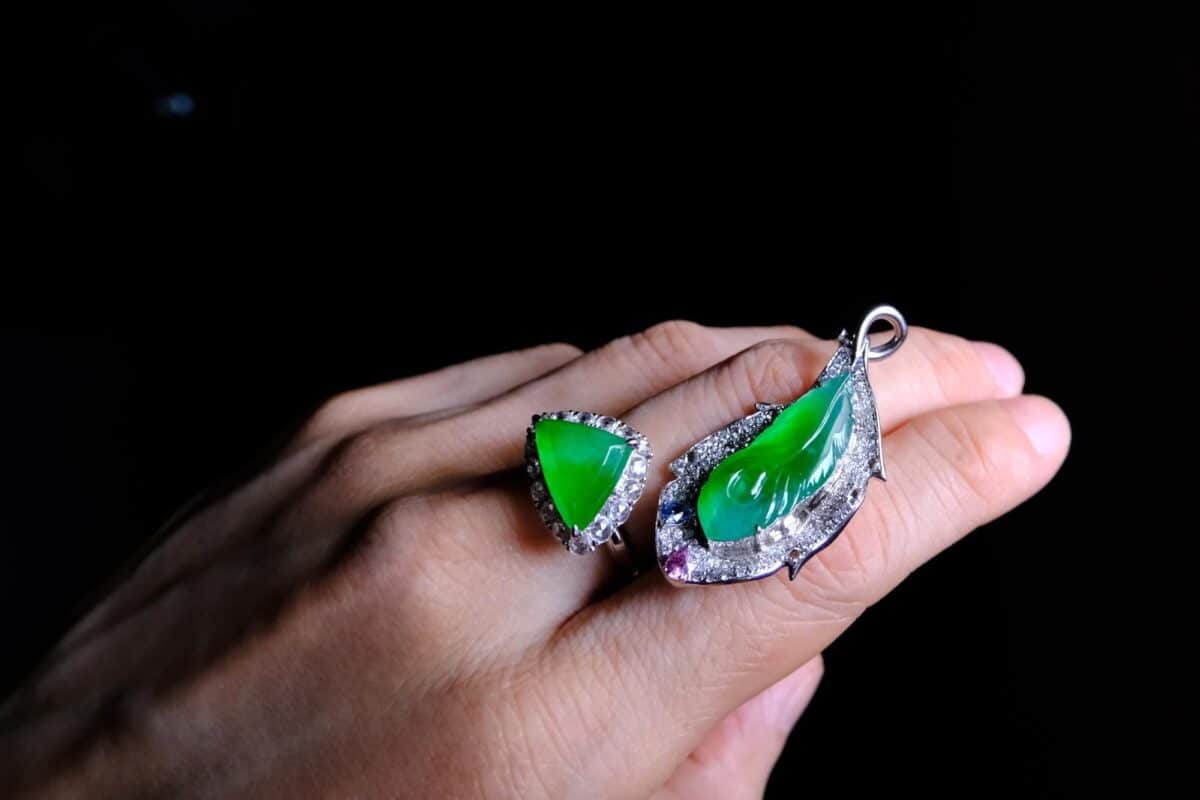 飘花翡翠 Icy Green Jade Pendant Leaf 18k | Gem Gardener 飘花翡翠 Icy Green Jade Pendant Leaf 18k | Gem Gardener